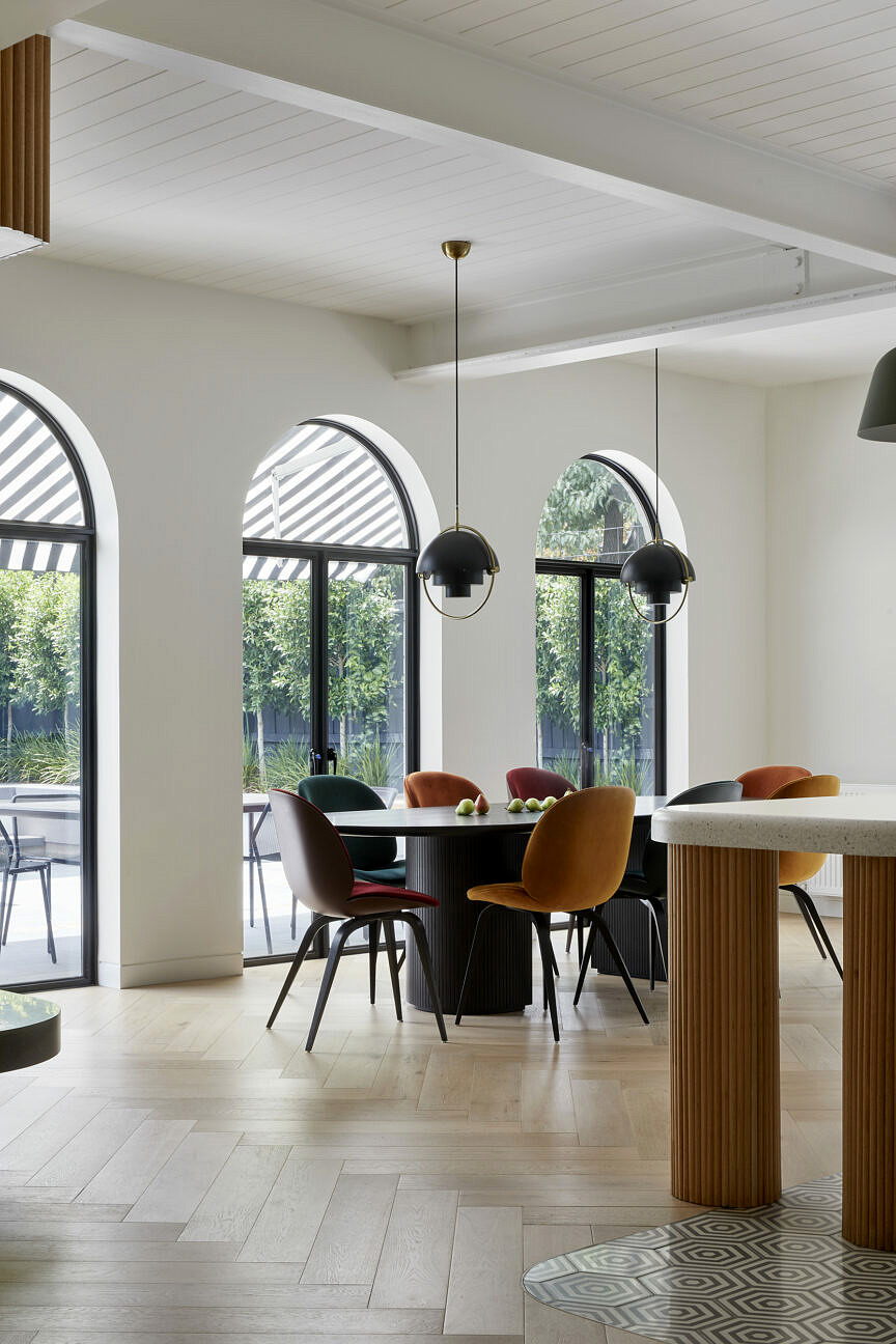 Hindley & Co / Arch Deco House - Tatjana Plitt